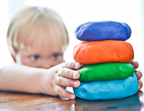 Cómo hacer plastilina casera en 10 minutos paso a paso